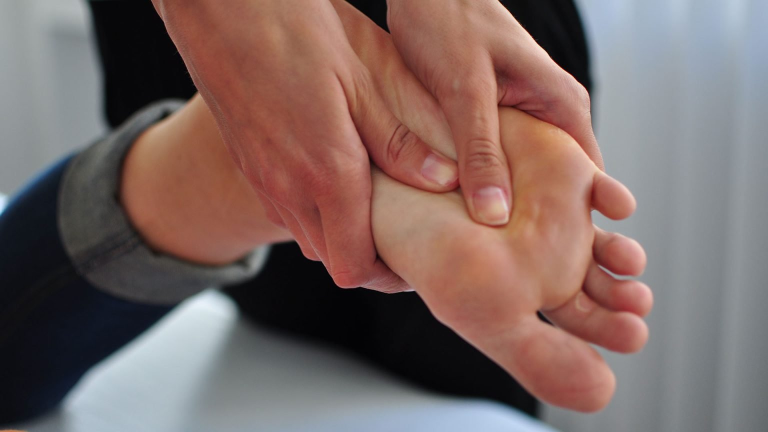 Morton’s Neuroma Signs, Diagnosis & Treatment